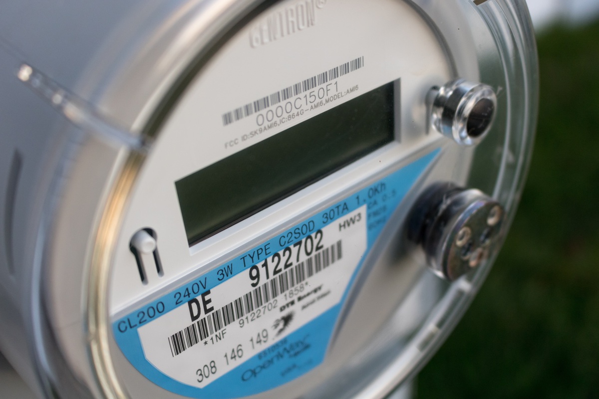 Difference between gross metering and net metering | GFC Explains